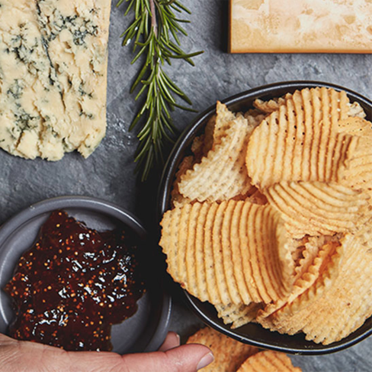 Manchego Wine Chips – Red Orchard